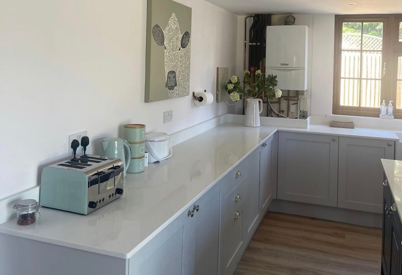 Aspen Ice Quartz - Diy kitchens Worktops